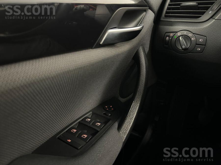 Melns BMW X1 2011 Jūrmala, ar dzinēja tilpumu 2.00 L un nobraukumu 286 tūkst. km par 5650 €, foto 27 vietnē AUTOMOTO.COM.LV