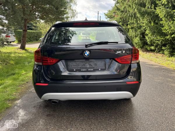 BMW X1 2011 in Marijampole on AUTOMOTO.COM.LV Black BMW X1 2011 in Marijampole, with an engine capacity of 2.00 L and mileage of 338 thousand km for 4999 €, photo 5 on AUTOMOTO.COM.LV