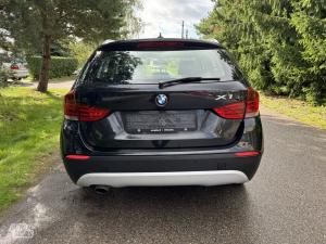 Black BMW X1 2011 in Marijampole, with an engine capacity of 2.00 L and mileage of 338 thousand km for 4999 €, photo 5 on AUTOMOTO.COM.LV
