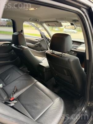 Melns BMW X1 2011 Bauska, ar dzinēja tilpumu 2.00 L un nobraukumu 290 tūkst. km par 7390 €, foto 8 vietnē AUTOMOTO.COM.LV