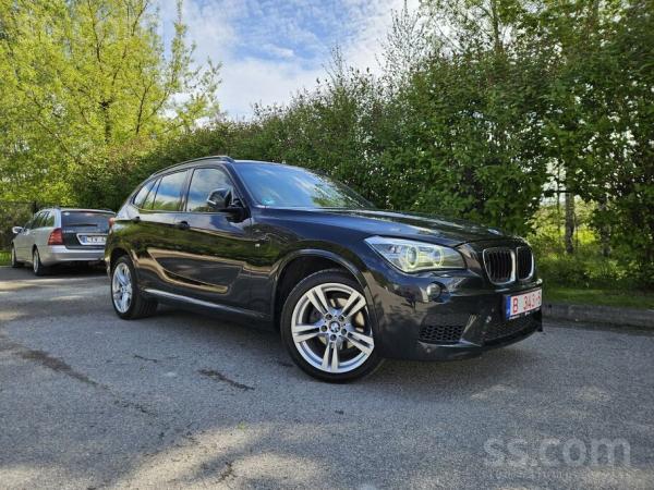 Black BMW X1 2012 in Riga, with an engine capacity of 2.00 L and mileage of 0 thousand km for 10450 €, photo 9 on AUTOMOTO.COM.LV