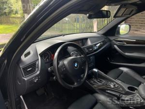 Black BMW X1 2012 in Riga, with an engine capacity of 2.00 L and mileage of 217 thousand km for 7650 €, photo 10 on AUTOMOTO.COM.LV