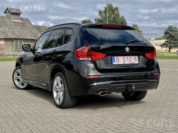 Black BMW X1 2012 in Cesis, with an engine capacity of 2.00 L and mileage of 224 thousand km for 10800 €, photo 2 on AUTOMOTO.COM.LV