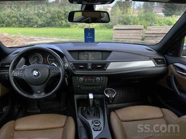 Black BMW X1 2012 in Cesis, with an engine capacity of 2.00 L and mileage of 224 thousand km for 10800 €, photo 10 on AUTOMOTO.COM.LV