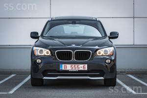 Black BMW X1 2012 in Riga, with an engine capacity of 2.00 L and mileage of 0 thousand km for 8250 €, photo 2 on AUTOMOTO.COM.LV