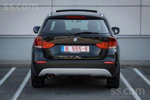 Black BMW X1 2012 in Riga, with an engine capacity of 2.00 L and mileage of 0 thousand km for 8250 €, photo 5 on AUTOMOTO.COM.LV