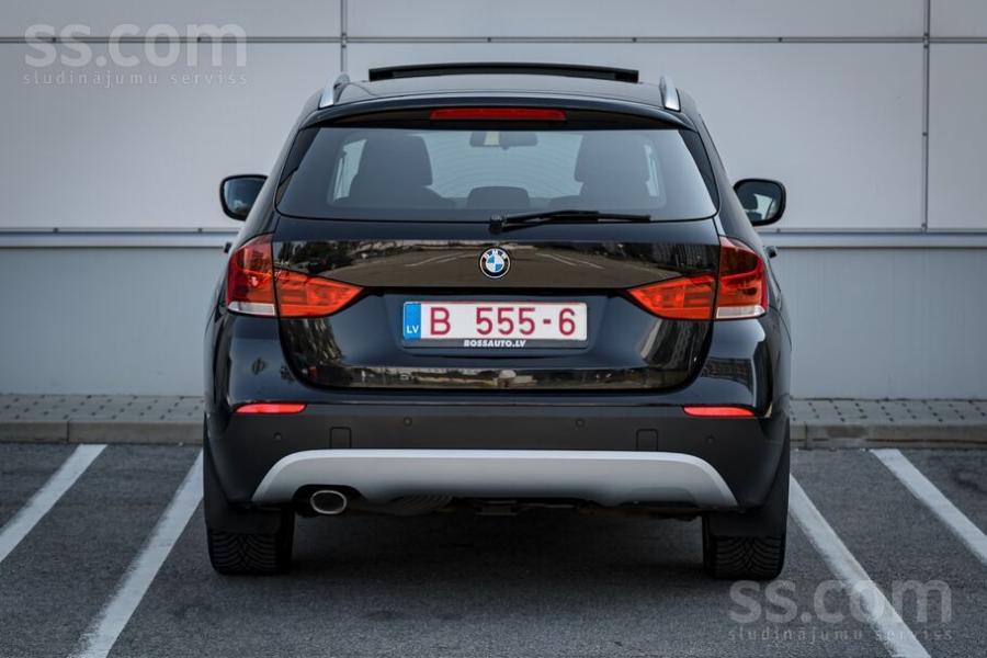 Black BMW X1 2012 in Riga, with an engine capacity of 2.00 L and mileage of 0 thousand km for 8250 €, photo 5 on AUTOMOTO.COM.LV