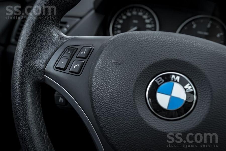 Black BMW X1 2012 in Riga, with an engine capacity of 2.00 L and mileage of 0 thousand km for 8250 €, photo 16 on AUTOMOTO.COM.LV