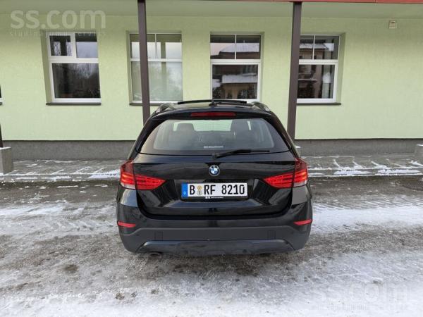 Black BMW X1 2012 in Cesis, with an engine capacity of 2.00 L and mileage of 212 thousand km for 8990 €, photo 5 on AUTOMOTO.COM.LV