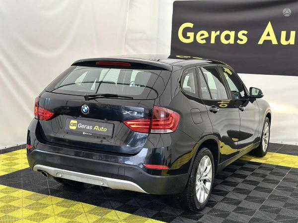 Black BMW X1 2012 in Vilnius, with an engine capacity of 2.00 L and mileage of 170 thousand km for 7490 €, photo 4 on AUTOMOTO.COM.LV