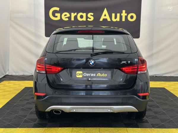 Black BMW X1 2012 in Vilnius, with an engine capacity of 2.00 L and mileage of 170 thousand km for 7490 €, photo 5 on AUTOMOTO.COM.LV