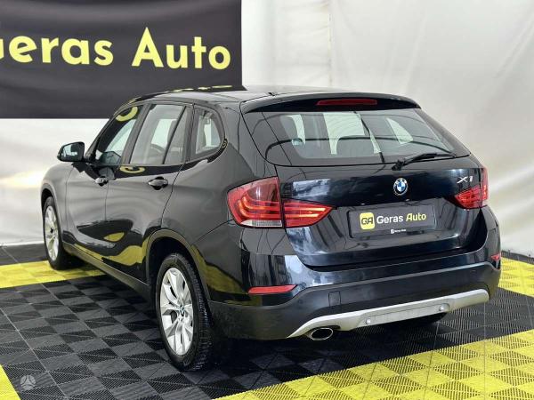 Black BMW X1 2012 in Vilnius, with an engine capacity of 2.00 L and mileage of 170 thousand km for 7490 €, photo 6 on AUTOMOTO.COM.LV