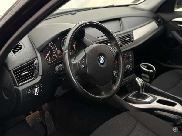 Black BMW X1 2012 in Vilnius, with an engine capacity of 2.00 L and mileage of 170 thousand km for 7490 €, photo 8 on AUTOMOTO.COM.LV
