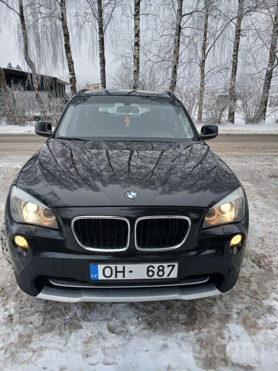 Black BMW X1 2012 in Riga, with an engine capacity of 2.00 L and mileage of 350 thousand km for 5500 €, photo 1 on AUTOMOTO.COM.LV