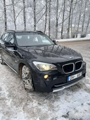 Black BMW X1 2012 in Riga, with an engine capacity of 2.00 L and mileage of 350 thousand km for 5500 €, photo 2 on AUTOMOTO.COM.LV