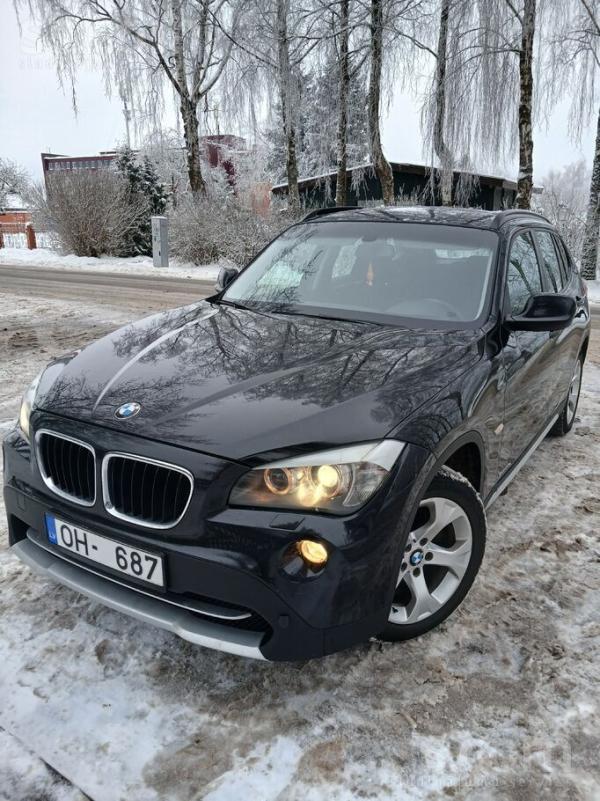 Black BMW X1 2012 in Riga, with an engine capacity of 2.00 L and mileage of 350 thousand km for 5500 €, photo 3 on AUTOMOTO.COM.LV