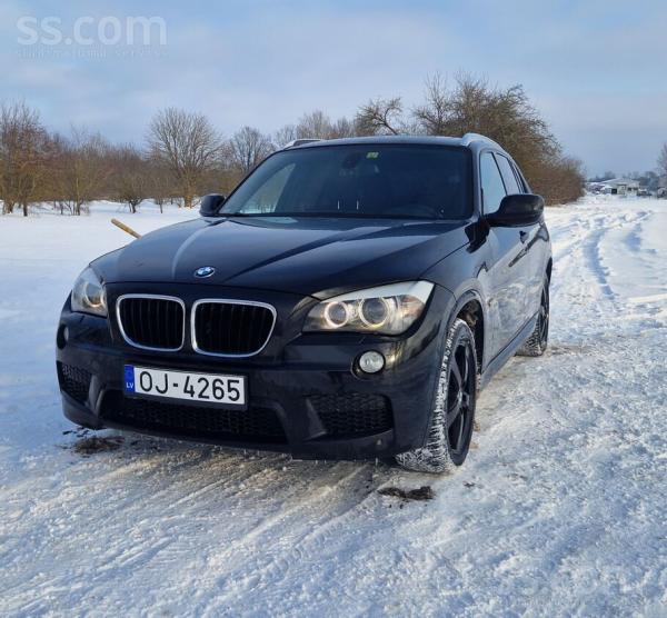 Black BMW X1 2012 in Jelgava, with an engine capacity of 2.00 L and mileage of 284 thousand km for 8800 €, photo 1 on AUTOMOTO.COM.LV