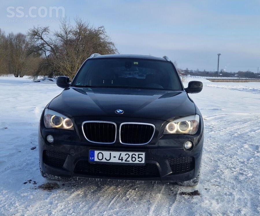 Black BMW X1 2012 in Jelgava, with an engine capacity of 2.00 L and mileage of 284 thousand km for 8800 €, photo 2 on AUTOMOTO.COM.LV