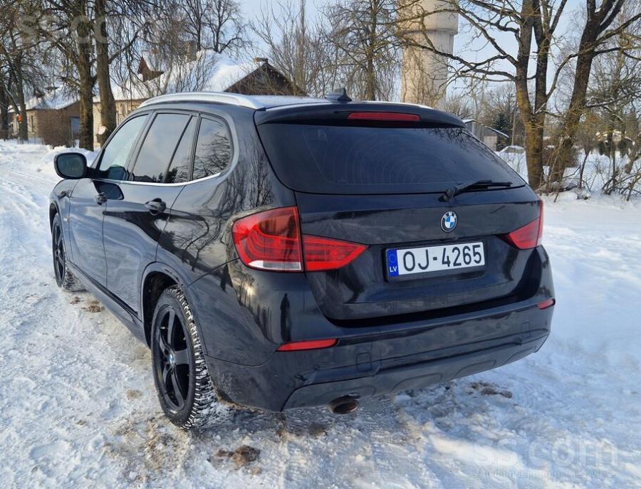 Black BMW X1 2012 in Jelgava, with an engine capacity of 2.00 L and mileage of 284 thousand km for 8800 €, photo 5 on AUTOMOTO.COM.LV