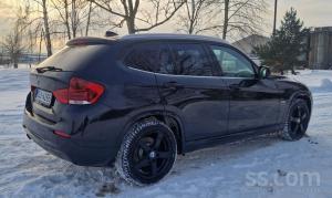 Black BMW X1 2012 in Jelgava, with an engine capacity of 2.00 L and mileage of 284 thousand km for 8800 €, photo 7 on AUTOMOTO.COM.LV
