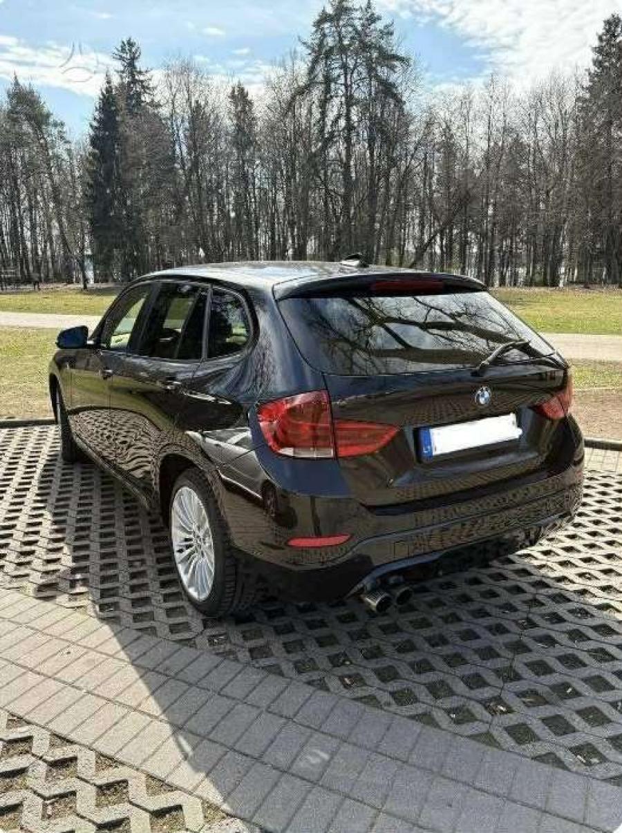Melns BMW X1 2012 Viļņa, ar dzinēja tilpumu 2.00 L un nobraukumu 340 tūkst. km par 5750 €, foto 4 vietnē AUTOMOTO.COM.LV