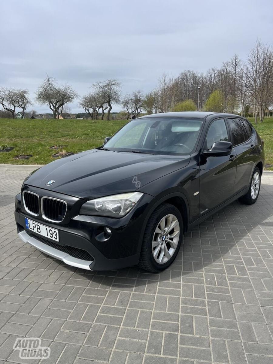 Black BMW X1 2012 in Kaunas, with an engine capacity of 2.00 L and mileage of 374 thousand km for 6500 €, photo 1 on AUTOMOTO.COM.LV