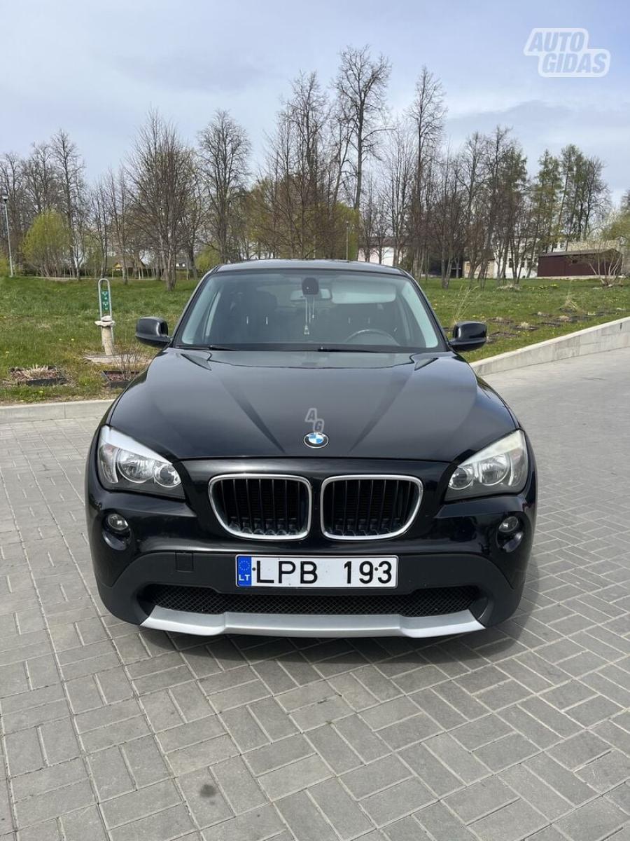 Black BMW X1 2012 in Kaunas, with an engine capacity of 2.00 L and mileage of 374 thousand km for 6500 €, photo 3 on AUTOMOTO.COM.LV
