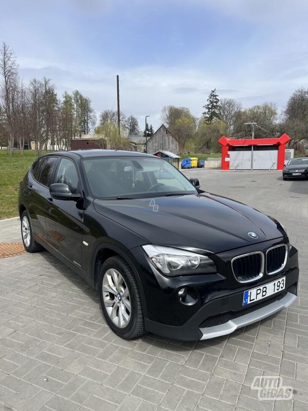 Black BMW X1 2012 in Kaunas, with an engine capacity of 2.00 L and mileage of 374 thousand km for 6500 €, photo 3 on AUTOMOTO.COM.LV