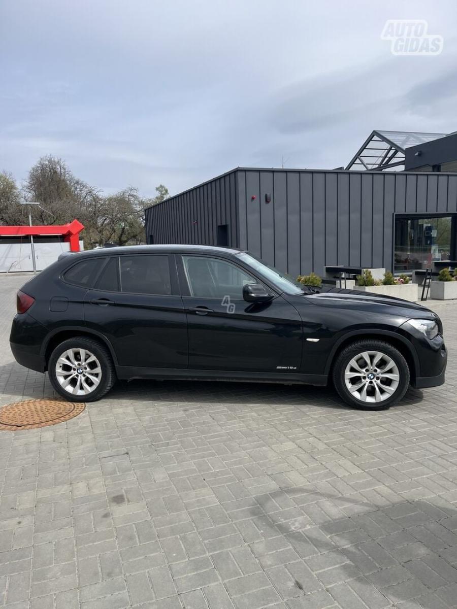 Black BMW X1 2012 in Kaunas, with an engine capacity of 2.00 L and mileage of 374 thousand km for 6500 €, photo 5 on AUTOMOTO.COM.LV