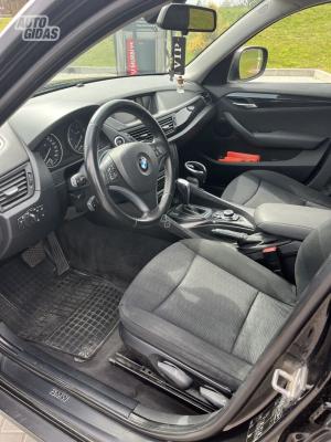 Black BMW X1 2012 in Kaunas, with an engine capacity of 2.00 L and mileage of 374 thousand km for 6500 €, photo 11 on AUTOMOTO.COM.LV