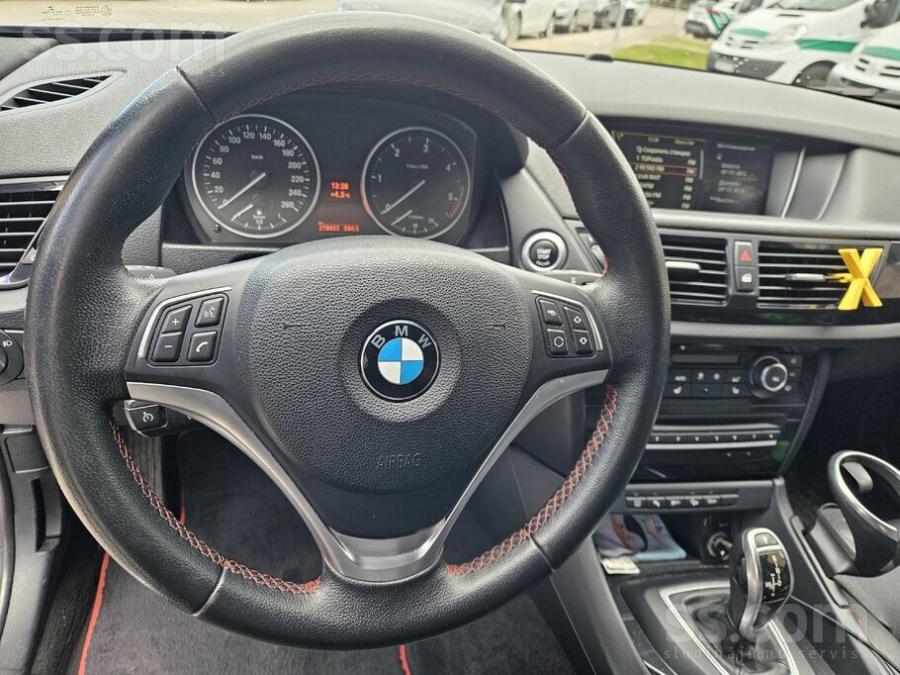 Black BMW X1 2012 in Riga, with an engine capacity of 2.00 L and mileage of 278 thousand km for 12498 €, photo 10 on AUTOMOTO.COM.LV