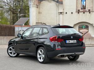 Black BMW X1 2012 in Jelgava, with an engine capacity of 2.00 L and mileage of 226 thousand km for 6350 €, photo 5 on AUTOMOTO.COM.LV