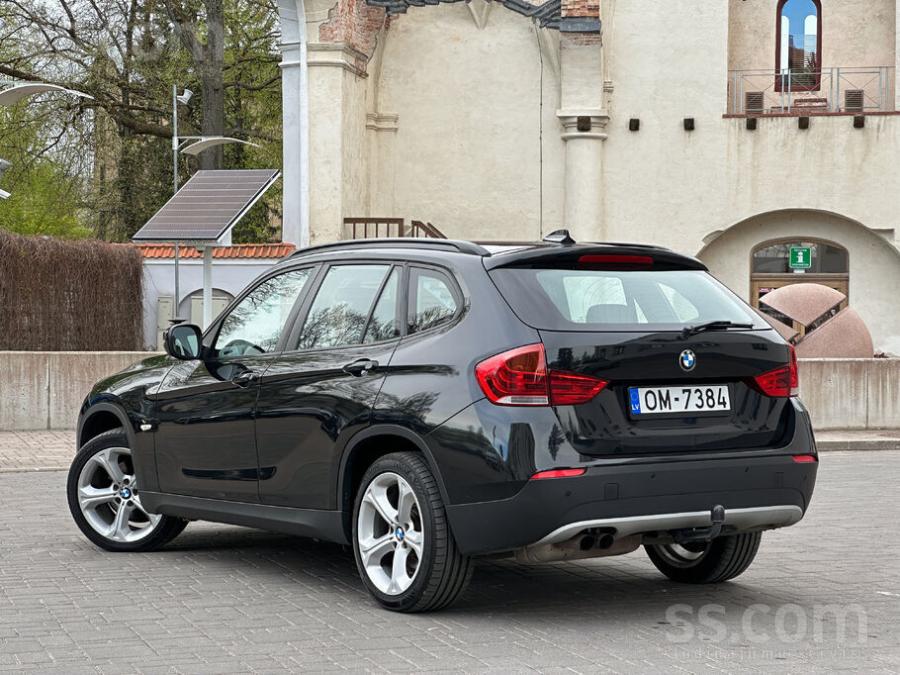 Black BMW X1 2012 in Jelgava, with an engine capacity of 2.00 L and mileage of 226 thousand km for 6350 €, photo 5 on AUTOMOTO.COM.LV