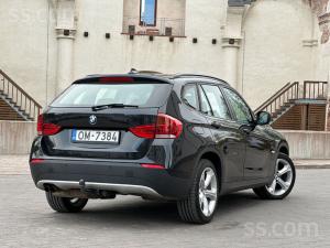 Black BMW X1 2012 in Jelgava, with an engine capacity of 2.00 L and mileage of 226 thousand km for 6350 €, photo 6 on AUTOMOTO.COM.LV