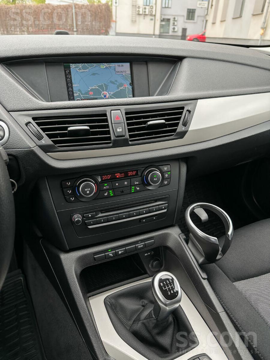 Black BMW X1 2012 in Jelgava, with an engine capacity of 2.00 L and mileage of 226 thousand km for 6350 €, photo 8 on AUTOMOTO.COM.LV