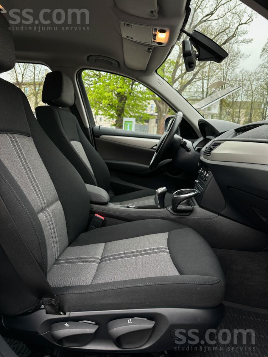 Black BMW X1 2012 in Jelgava, with an engine capacity of 2.00 L and mileage of 226 thousand km for 6350 €, photo 9 on AUTOMOTO.COM.LV