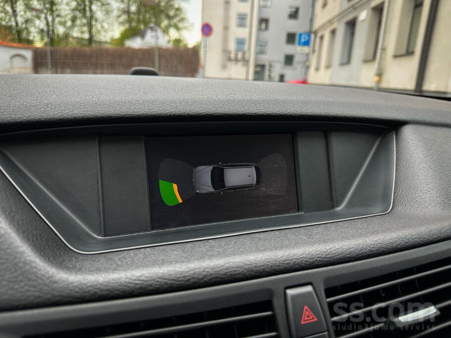 Black BMW X1 2012 in Jelgava, with an engine capacity of 2.00 L and mileage of 226 thousand km for 6350 €, photo 13 on AUTOMOTO.COM.LV