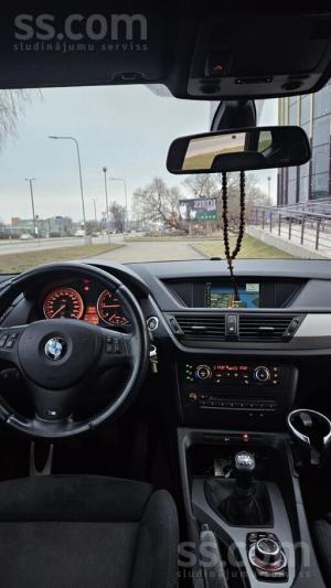 Black BMW X1 2012 in Riga, with an engine capacity of 2.00 L and mileage of 189 thousand km for 9600 €, photo 12 on AUTOMOTO.COM.LV