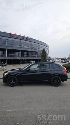 Melns BMW X1 2012 Rīga, ar dzinēja tilpumu 2.00 L un nobraukumu 189 tūkst. km par 9100 €, foto 6 vietnē AUTOMOTO.COM.LV