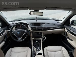 Black BMW X1 2012 in Riga, with an engine capacity of 2.00 L and mileage of 349 thousand km for 6700 €, photo 11 on AUTOMOTO.COM.LV