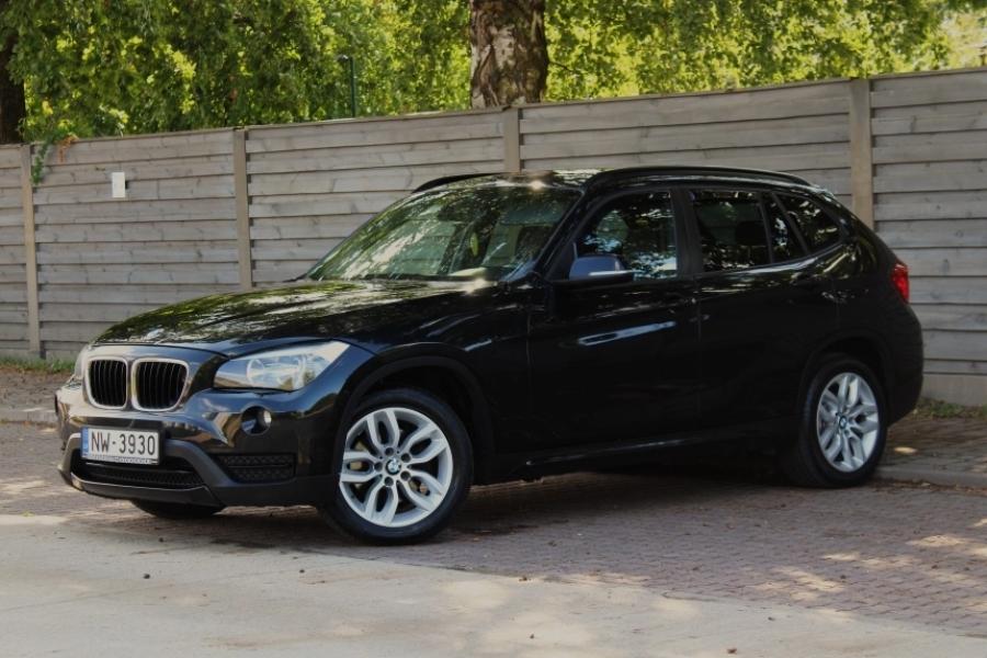 Black BMW X1 2012 in Riga, with an engine capacity of 2.00 L and mileage of 274 thousand km for 6990 €, photo 3 on AUTOMOTO.COM.LV