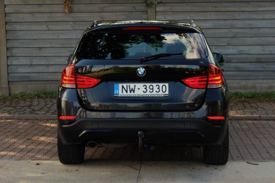 Black BMW X1 2012 in Riga, with an engine capacity of 2.00 L and mileage of 274 thousand km for 6990 €, photo 14 on AUTOMOTO.COM.LV