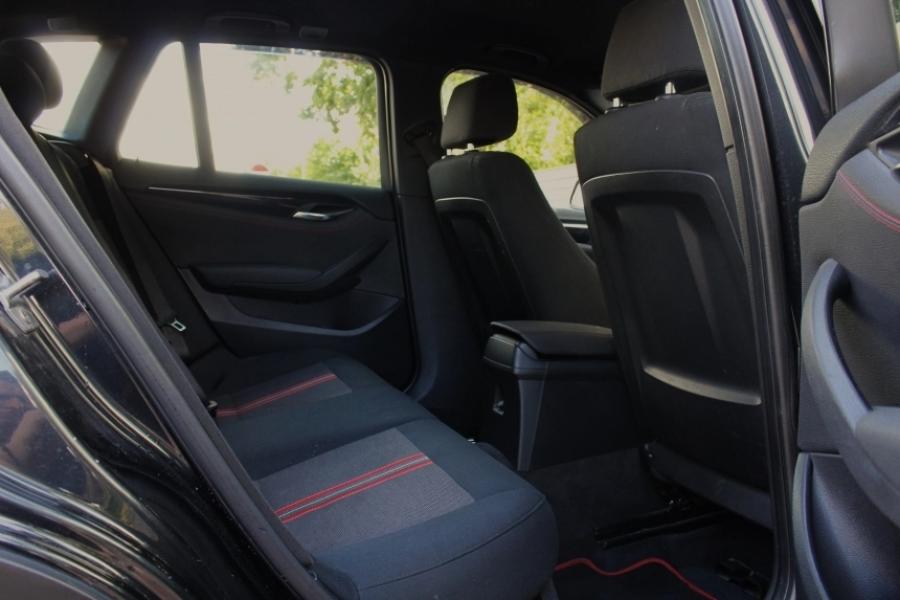 Black BMW X1 2012 in Riga, with an engine capacity of 2.00 L and mileage of 274 thousand km for 6990 €, photo 24 on AUTOMOTO.COM.LV