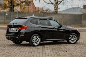 Black BMW X1 2012 in Riga, with an engine capacity of 2.00 L and mileage of 274 thousand km for 6990 €, photo 29 on AUTOMOTO.COM.LV