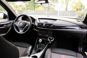 Black BMW X1 2012 in Riga, with an engine capacity of 2.00 L and mileage of 274 thousand km for 6990 €, photo 30 on AUTOMOTO.COM.LV
