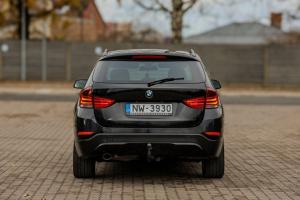 Black BMW X1 2012 in Riga, with an engine capacity of 2.00 L and mileage of 274 thousand km for 6990 €, photo 34 on AUTOMOTO.COM.LV