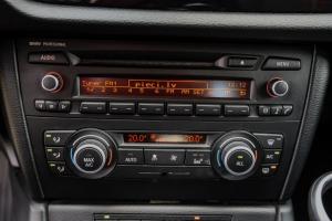 Black BMW X1 2012 in Riga, with an engine capacity of 2.00 L and mileage of 274 thousand km for 6990 €, photo 46 on AUTOMOTO.COM.LV