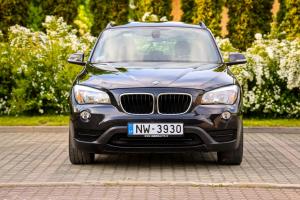 Black BMW X1 2012 in Riga, with an engine capacity of 2.00 L and mileage of 274 thousand km for 6990 €, photo 47 on AUTOMOTO.COM.LV