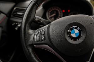Black BMW X1 2012 in Riga, with an engine capacity of 2.00 L and mileage of 274 thousand km for 6990 €, photo 52 on AUTOMOTO.COM.LV