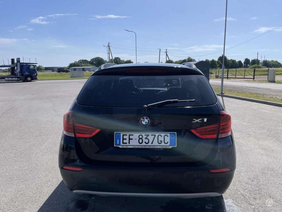 Black BMW X1 2012 in Kaunas, with an engine capacity of 2.00 L and mileage of 228 thousand km for 4650 €, photo 6 on AUTOMOTO.COM.LV